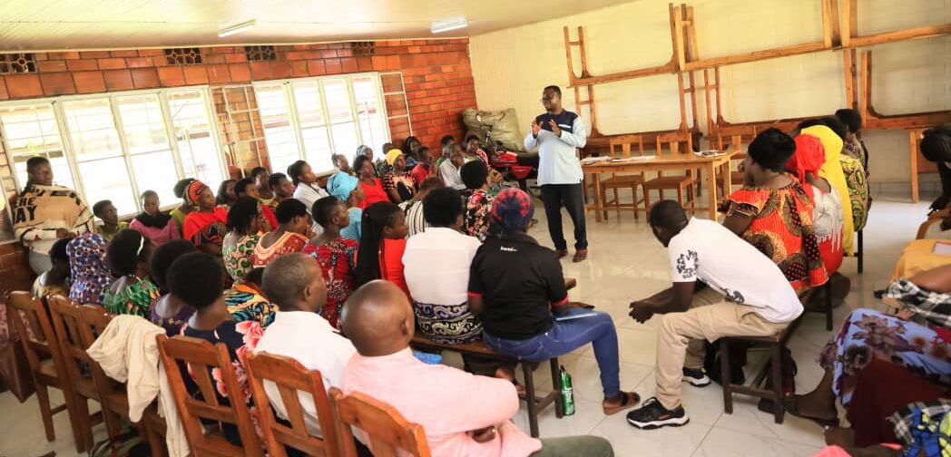 Abagize Komite Z amatsinda Yo Kuzigama No Kugurizanya Basabwe Gukemura